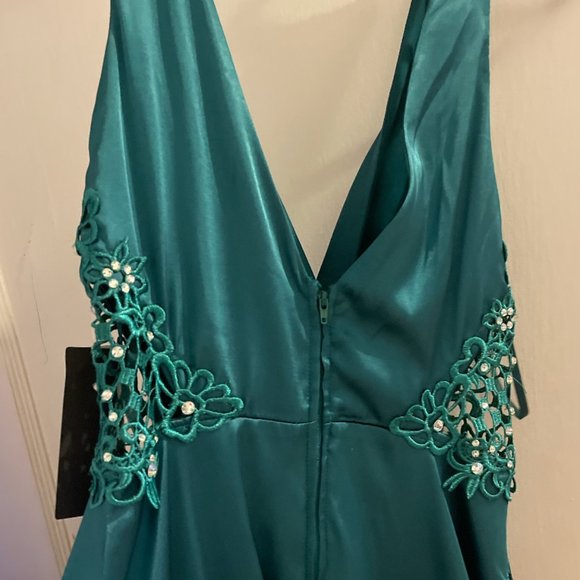 City Vibe | Dresses | Emerald Green Satin Prom Dress With Slit | Poshmark